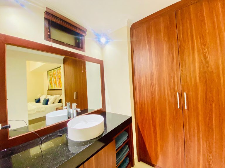 Price Reduction!!!Beautiful holiday unit in sought after location ...